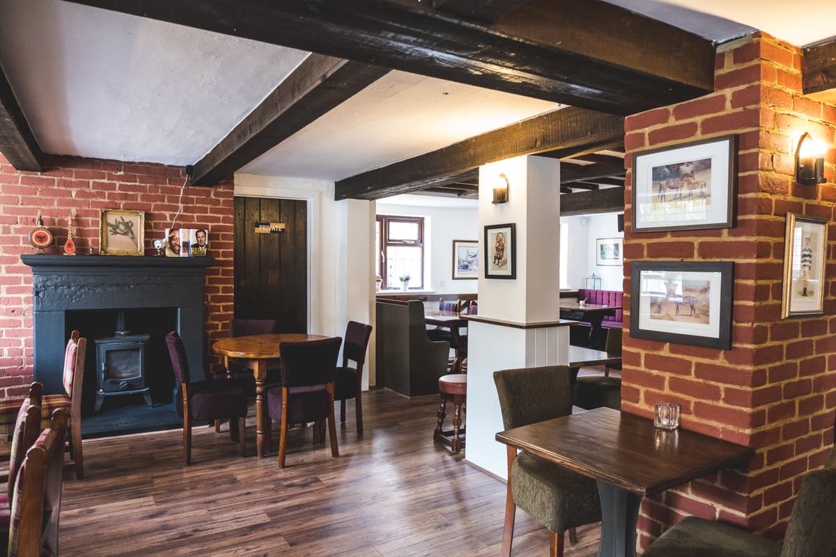 International, exquisite food and drink | The Derby Inn, North Warnborough